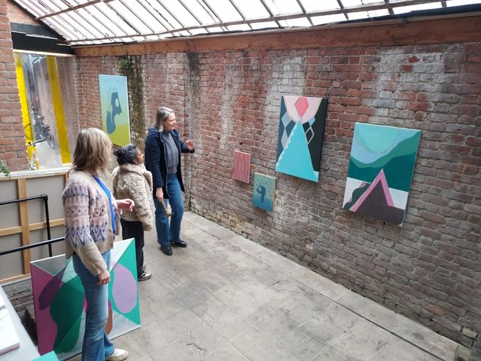 Bezoek kleurrijke, eigenzinnige en doordachte expo YOU // HERE in Ruimte voor Kunst 4n20 ...