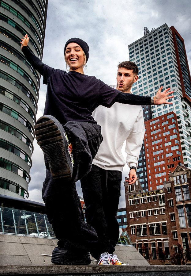 Santiago Giménez werd een ster bij Feyenoord, maar zijn vriendin Fer ...