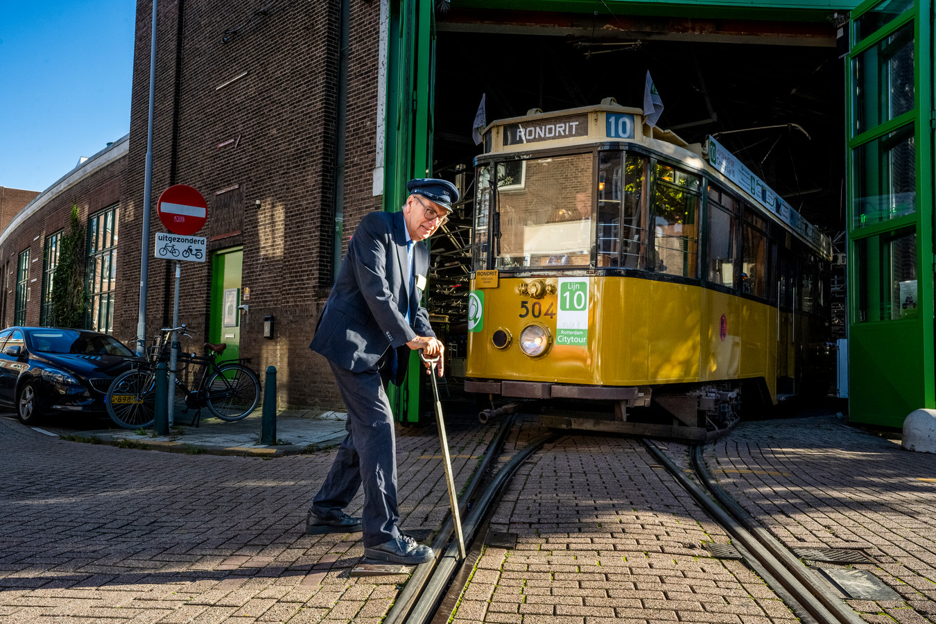 Deze historische trams rijden nog steeds, dankzij vrijwilligers: ‘Het ...