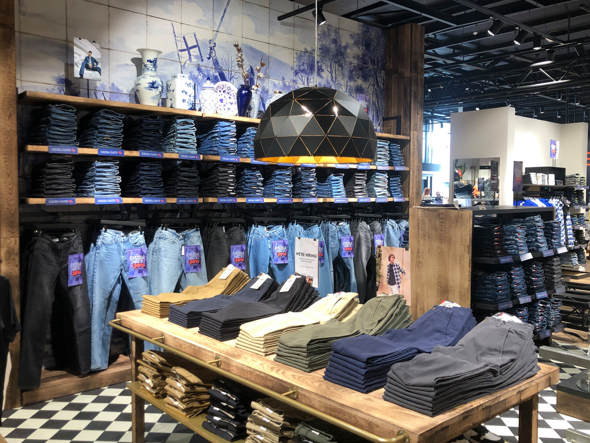 Bekend Vlaanderen opent grootste ZEB van België in Schoten | Foto | hln.be