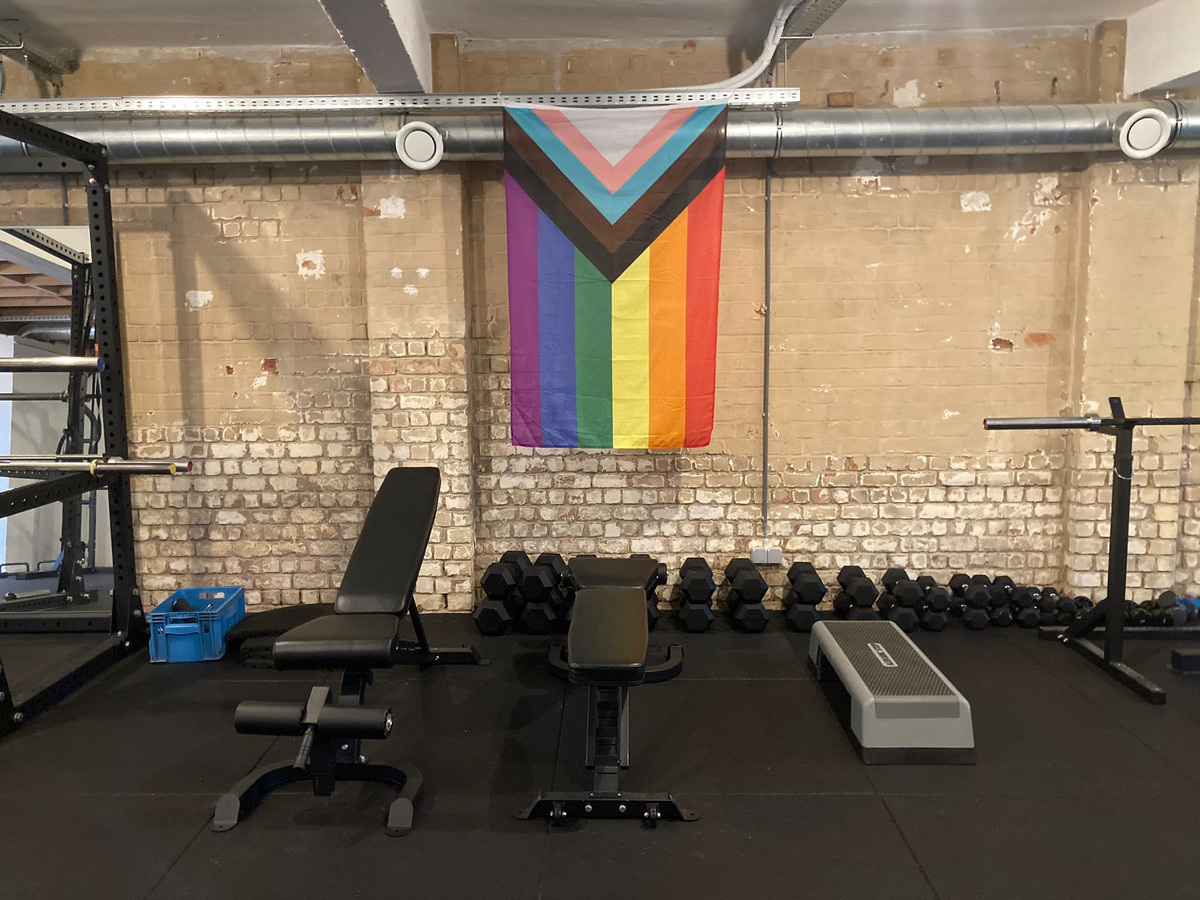Queer gym verhuist naar Kortrijksesteenweg: “Lgbtq-personen hebben nood ...