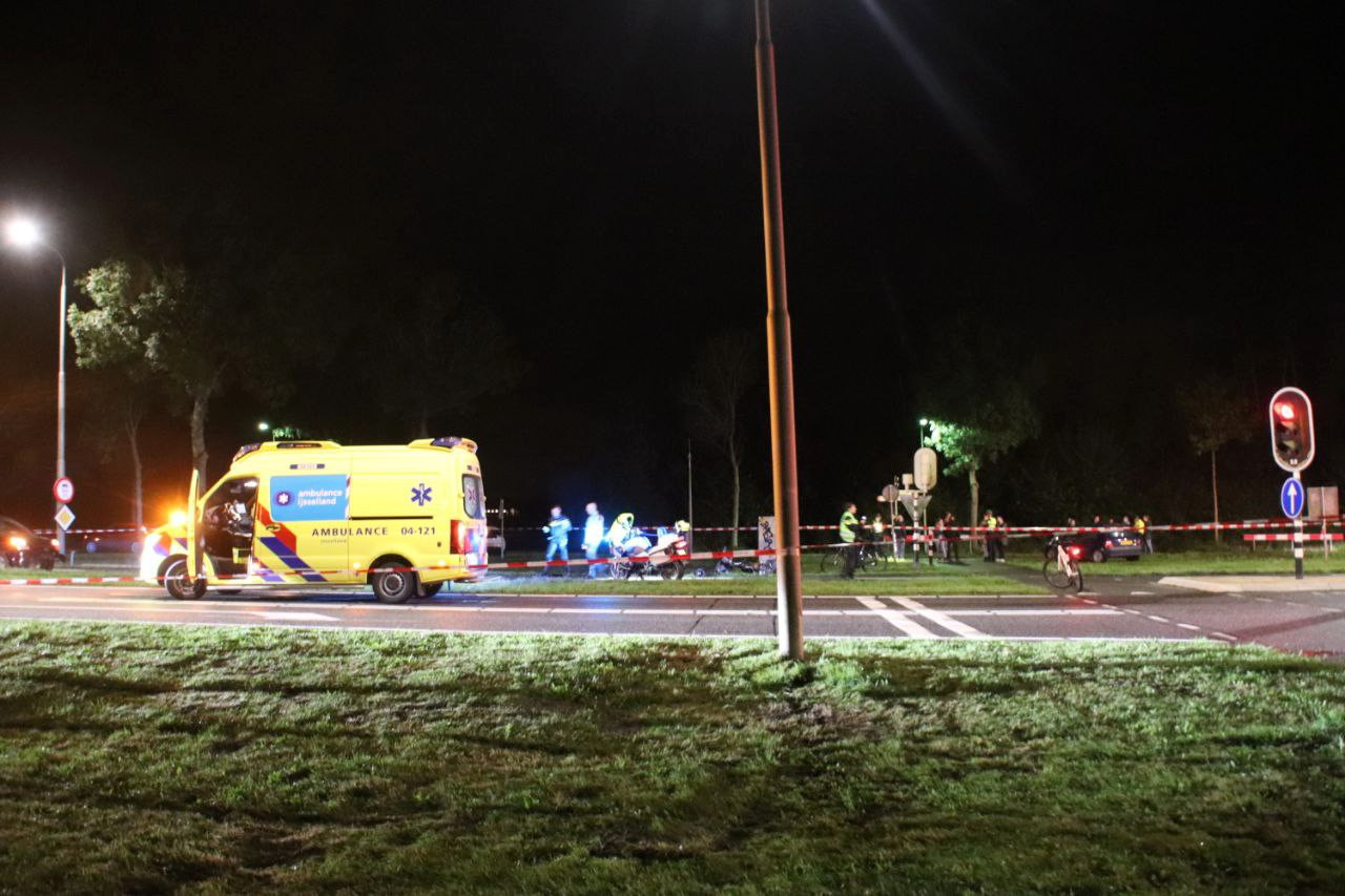 Jongen (17) uit Kampen overleden bij aanrijding tussen auto en scooter ...