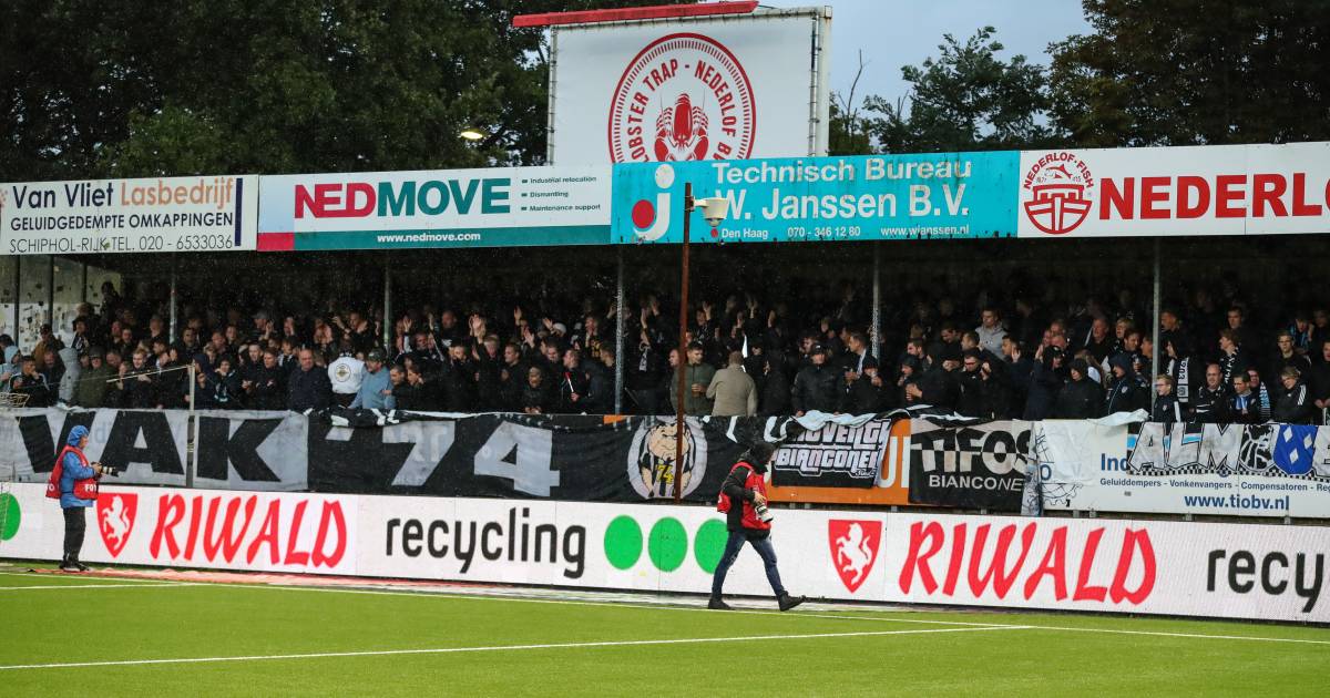 Hooligans van PEC Zwolle en Heracles organiseren gevecht na diefstal ... Hooligans van PEC Zwolle en Heracles organiseren gevecht na diefstal ...