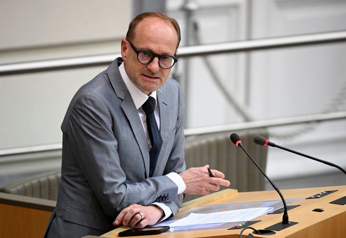 Erkenning van hondenkwekerij en dierenpension 'Van Emlo' in Breendonk ingetrokken na ernstige ...