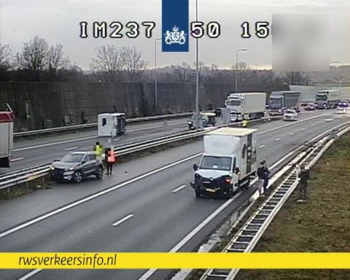 Wéér een ongeluk op de A50 bij Ewijk: file is inmiddels voorbij | Beuningen | gelderlander.nl