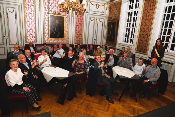 Negen gouden koppels en vijf diamanten koppels vieren ...