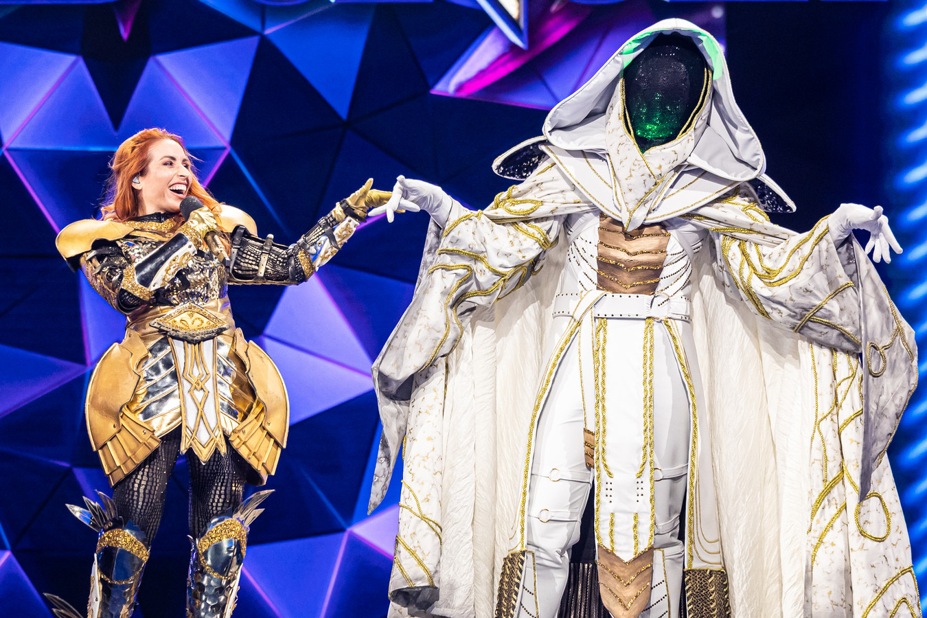 Foxy Lady moet ‘The Masked Singer’ verlaten, ontdek hier wie er onder ...