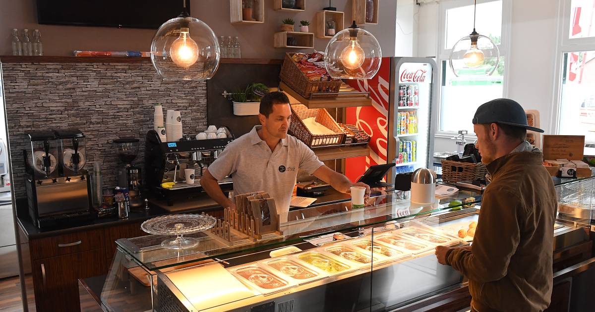 Voorlopig geen kopje koffie op station Cuijk: stationswinkel staat ...