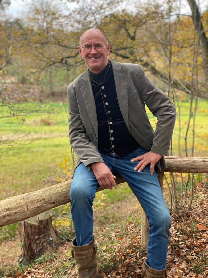 Jan Nijhuis uit Mander had de lach aan zijn kont hangen, zijn anekdotes ...