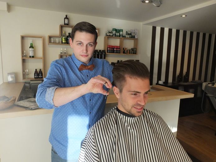Stad heeft weer een herenkapper | Deinze | hln.be
