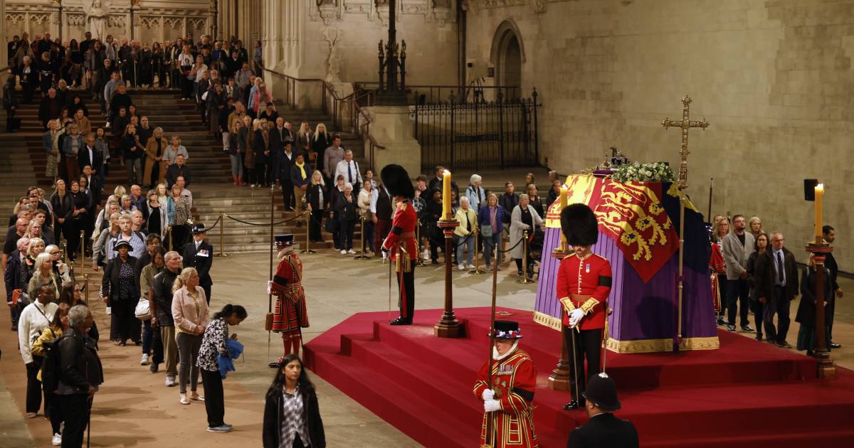 Rusland hekelt uitblijven van uitnodiging voor begrafenis Queen ...