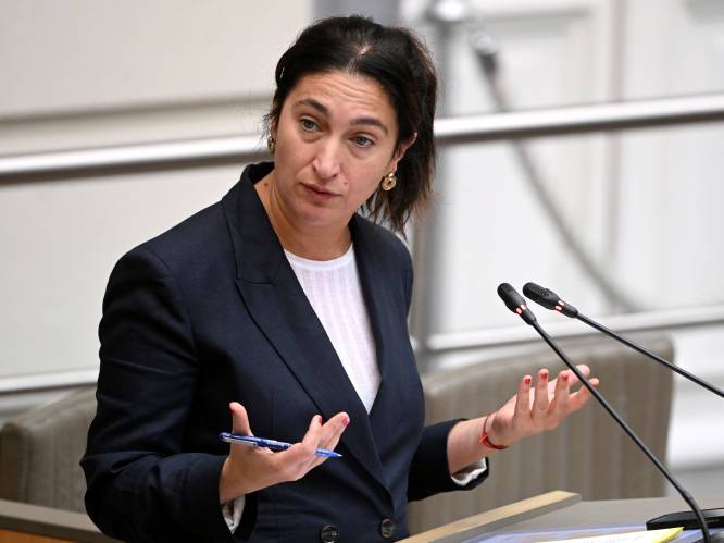 De Croo waarschuwt voor 'joekel van derde golf' als we kerstregels niet ...