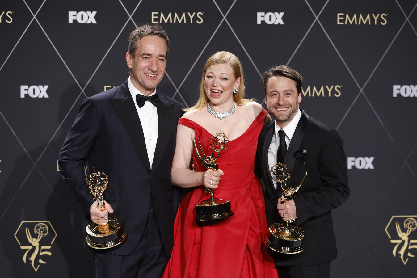 Matthew Perry herdacht tijdens uitreiking Emmy Awards, Succession en ...