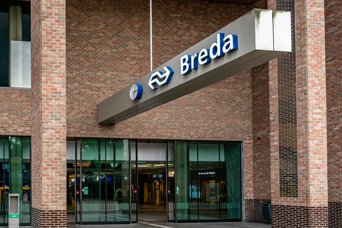 Ook al staan de winkels op station Breda al tijden leeg, NS ziet er wél ...