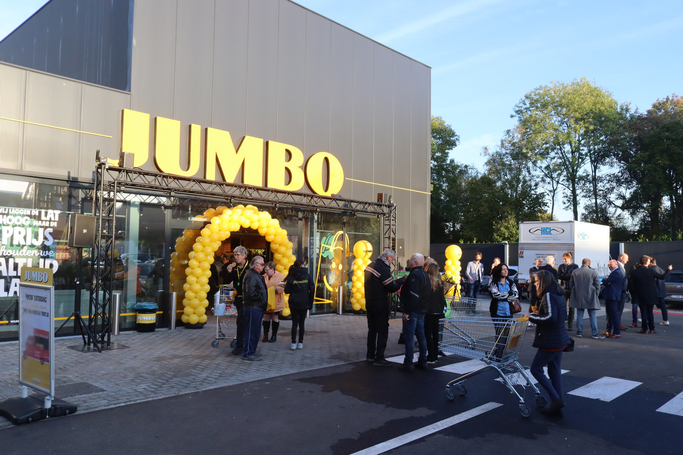 Opening van nieuwe supermarkt Jumbo in Dorpsstraat: winkel wordt ...