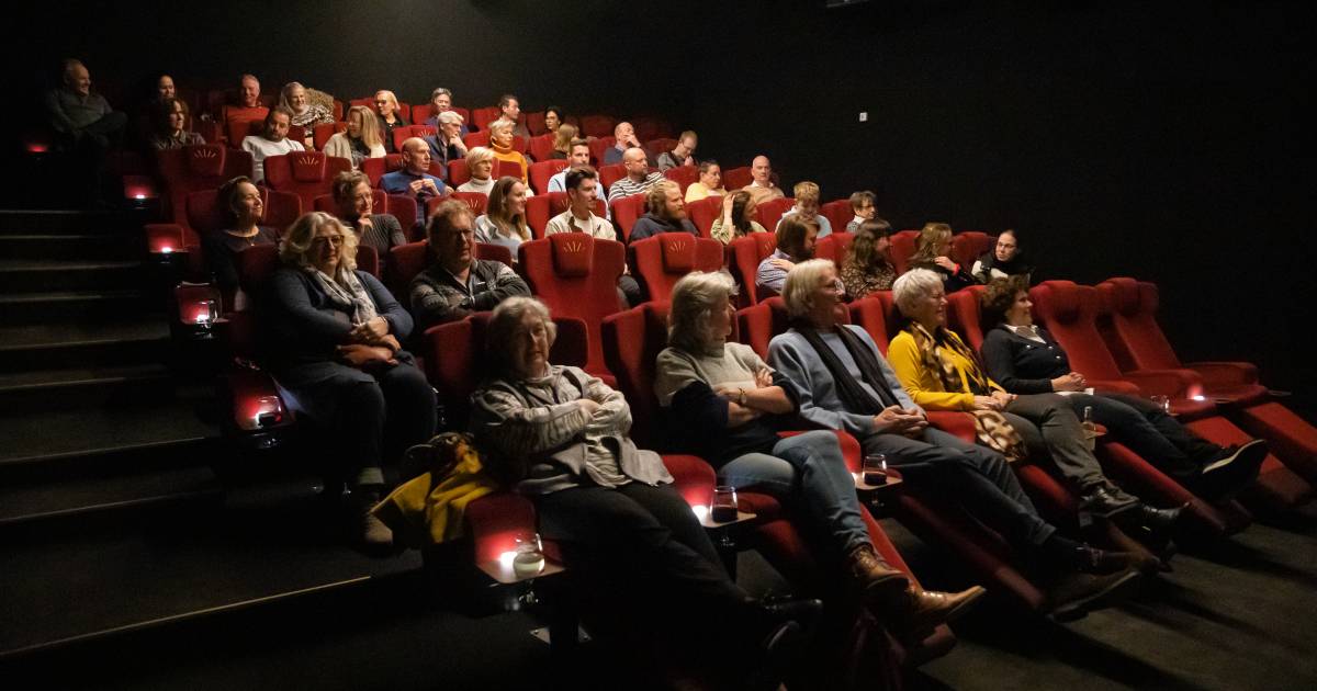 Hulster bioscoop de Koning van Engeland geopend; eerste voorstelling ...