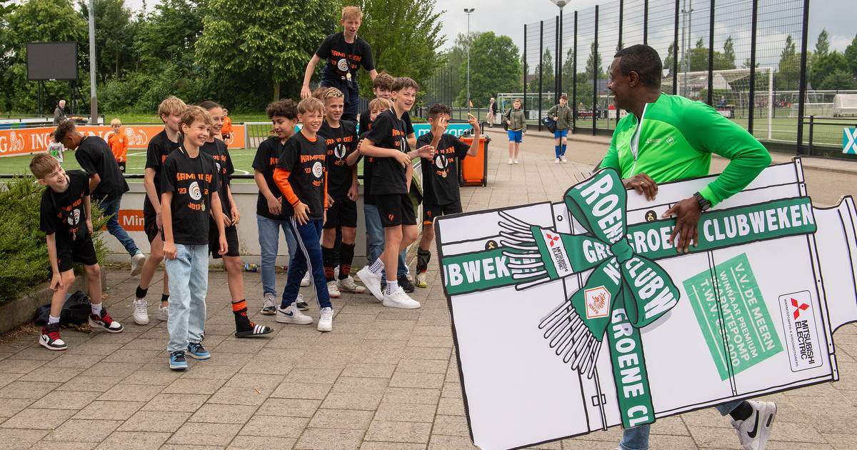 Presentator John Williams verrast V.V. De Meern: club wint warmtepomp ...