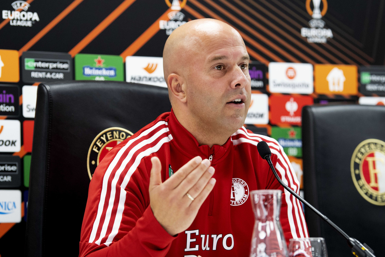 Arne Slot hoopt dat Feyenoord heeft geleerd van eerste duel met Lazio ...