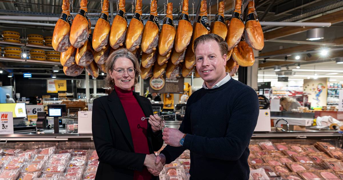 Nieuwe eigenaar Martin Veltkamp van Jumbo Vriezenveen gaat koopzondag ...