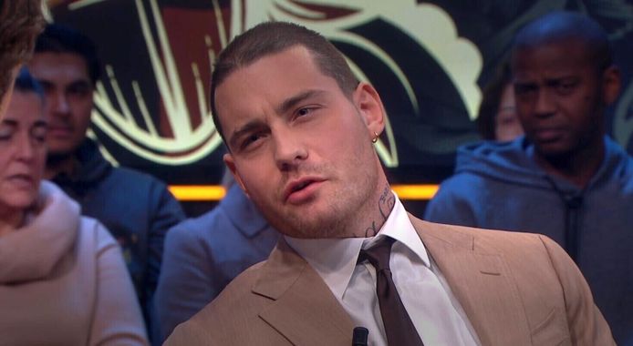 Douwe Bob betaalt Tikkie van wildvreemde: ‘Kon de verleiding niet weerstaan’ | Show | destentor.nl