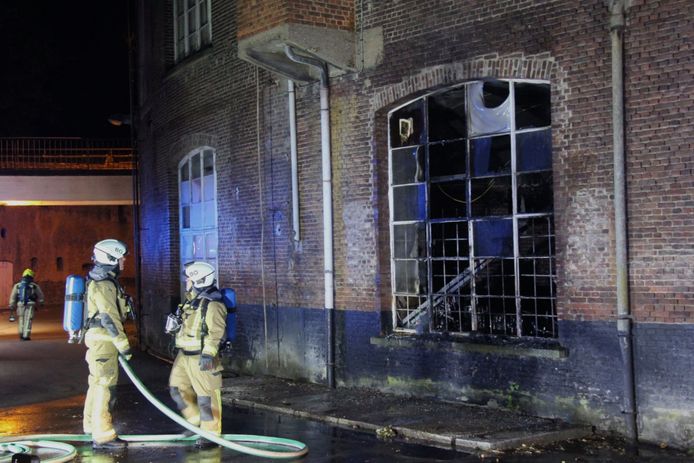 Zware brandschade in een van lokalen van Fort 2 | Wommelgem | hln.be