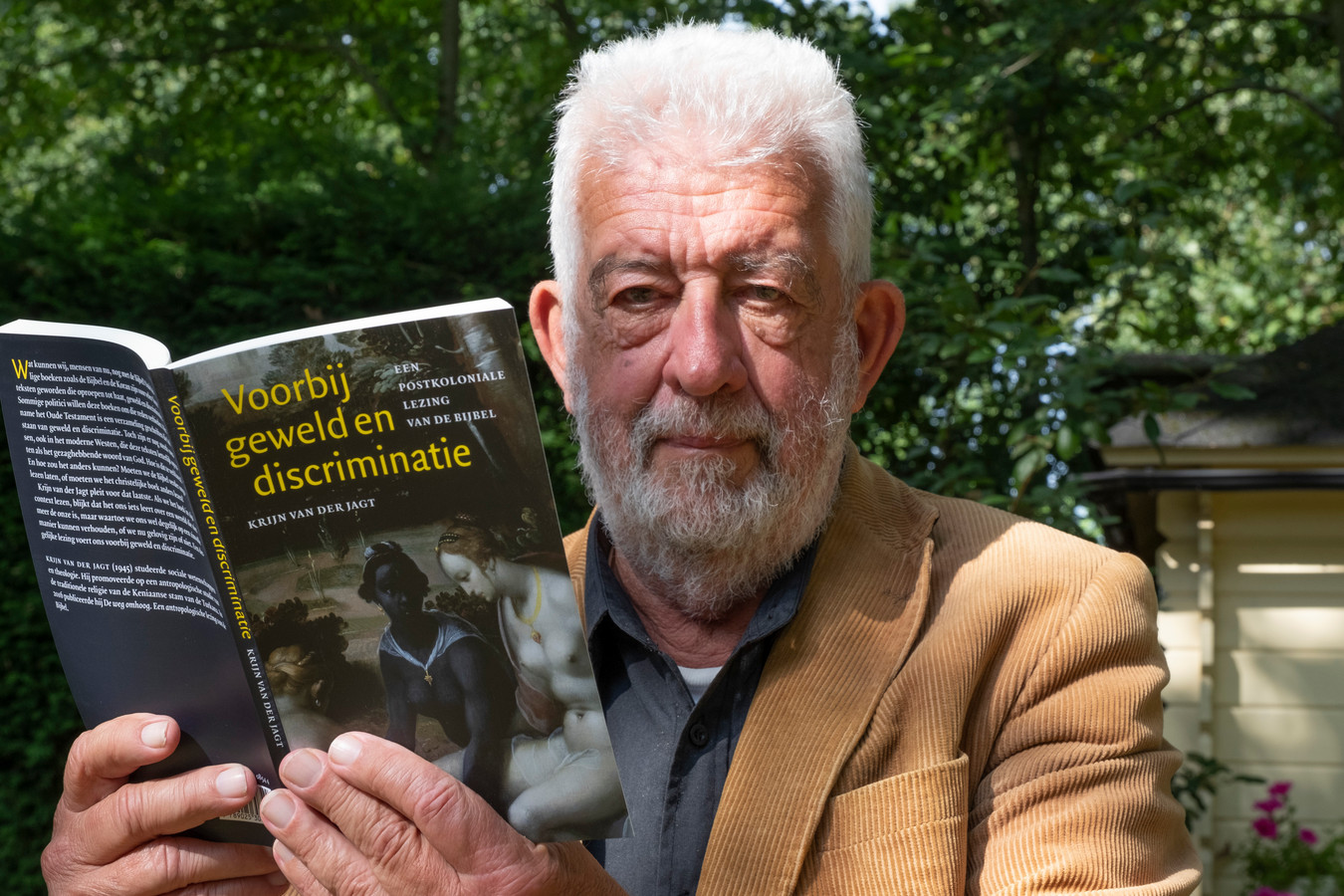 Vertaler Krijn van der Jagt leest Bijbel door andere bril | Foto | AD.nl