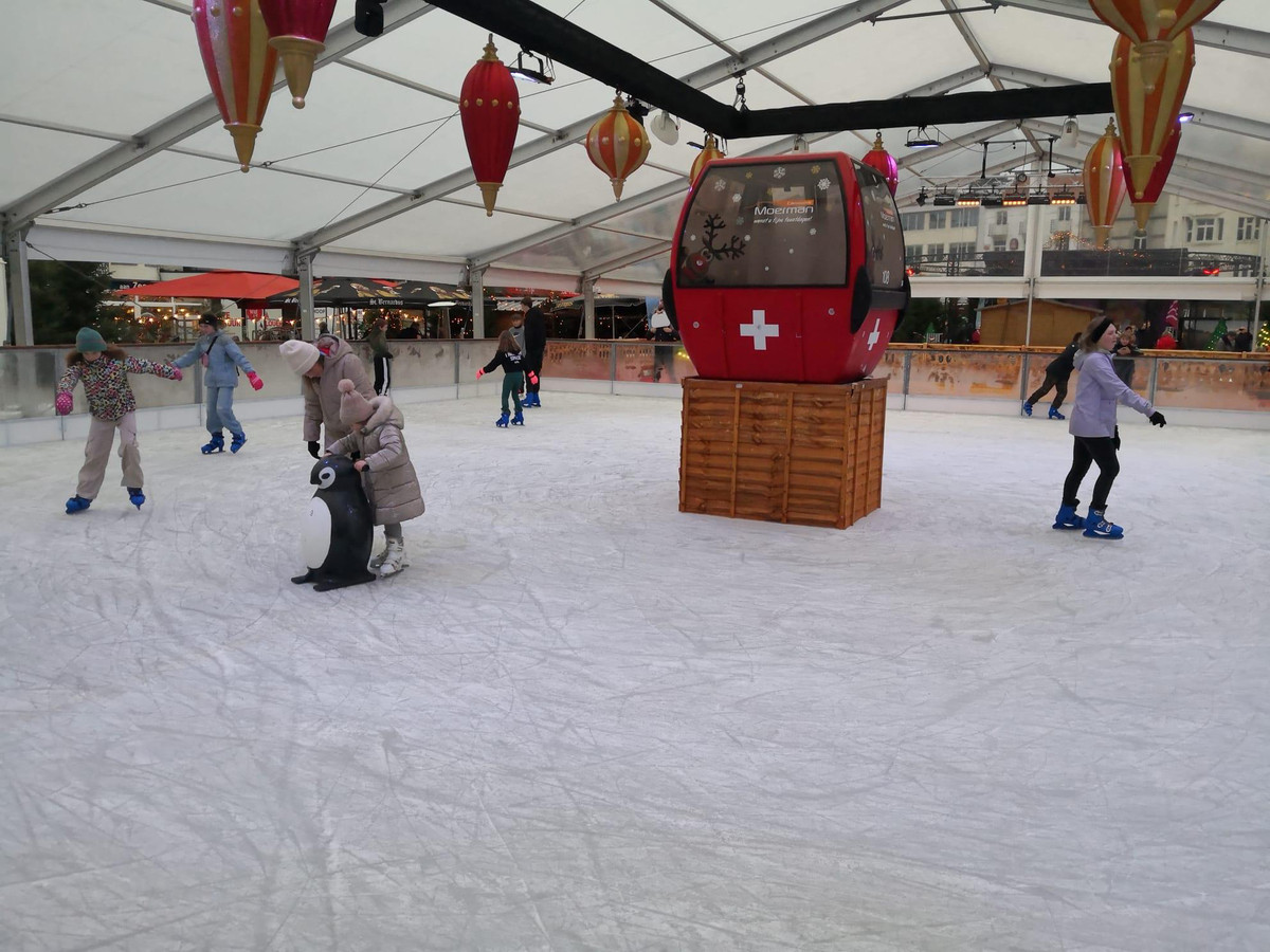 IN BEELD. Overdekte ijspiste en kerstdorp in De Panne geopend | Foto ... IN BEELD. Overdekte ijspiste en kerstdorp in De Panne geopend | Foto ...