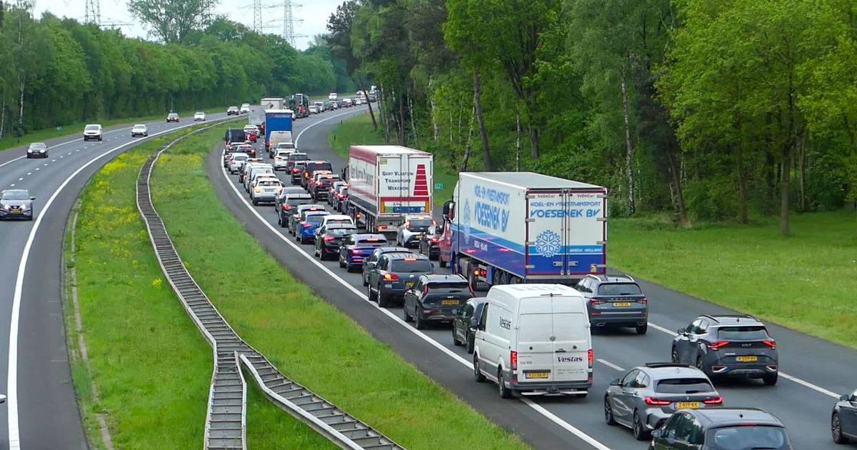 Ongeval op de A35 bij Enschede zorgt voor lange file: weg inmiddels ...