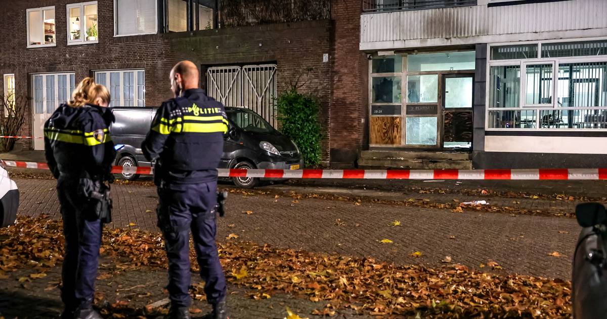 Schade na explosie bij bedrijfspand in Rotterdam-Overschie | Rotterdam ...
