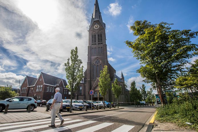 Ontucht in Poeldijk: 'Waarom moet dit opgerakeld?' | Binnenland | AD.nl