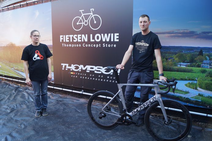 Opendeur bij dagbladhandel Zarawie en fietswinkel Lowie | Hooglede | hln.be