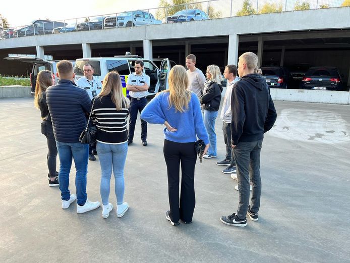 Jobdag politie Meetjesland is succes | Eeklo | hln.be