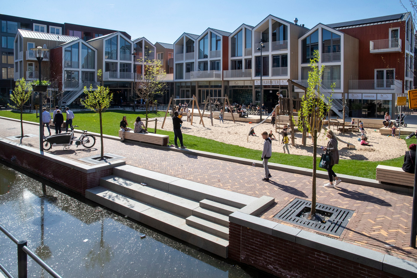 Het stadsstrand is een streling voor het oog, maar zo saai als een ...