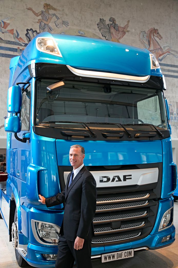 DAF verhoogt productie verder en neemt 350 extra medewerkers aan | DAF ...