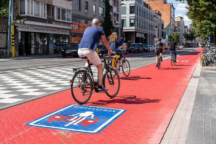 Oudebaan wordt op 1 september fietsstraat | Herk-De-Stad | hln.be