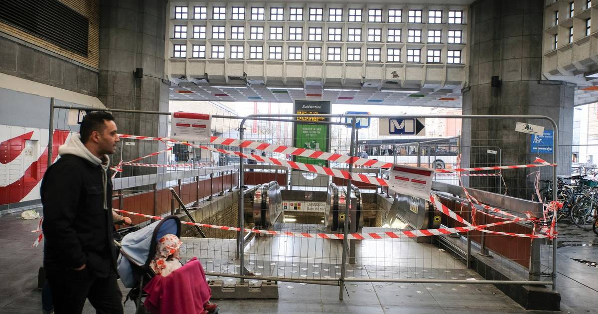 Plafond Zuidstation brokkelt af | Brussel | hln.be