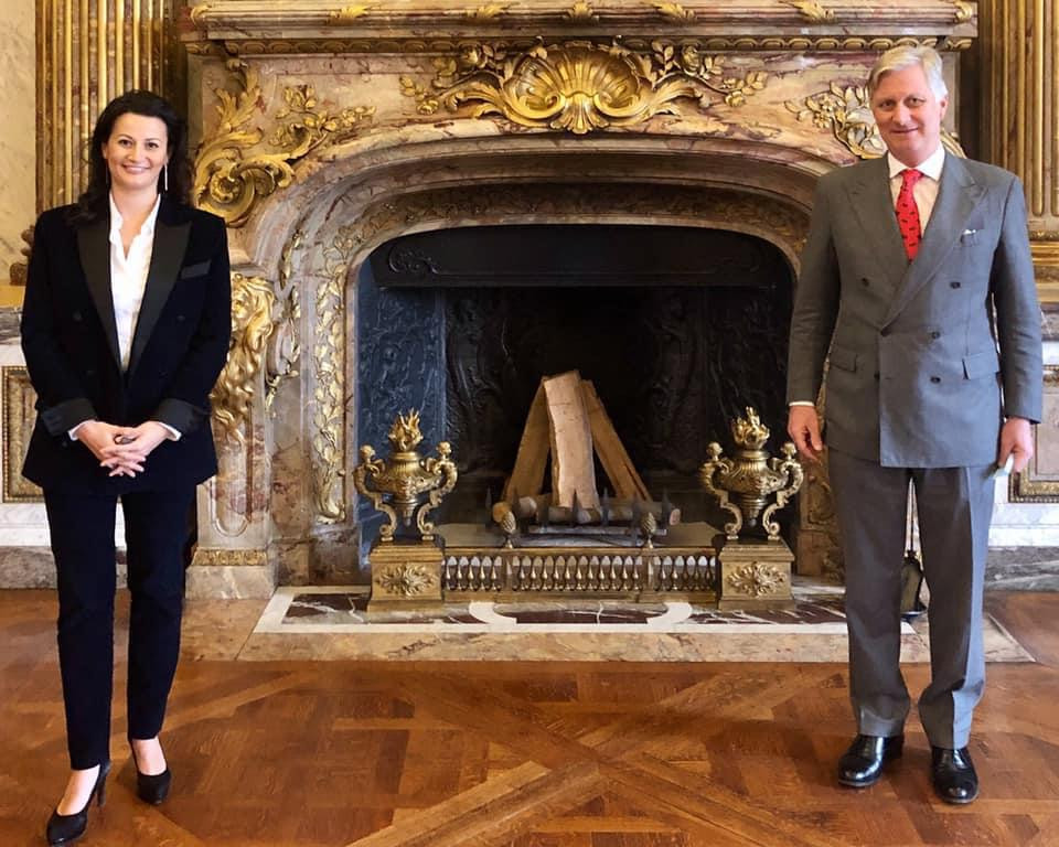 Stephanie D’Hose voor het eerst op audiëntie bij de koning | Foto | hln.be