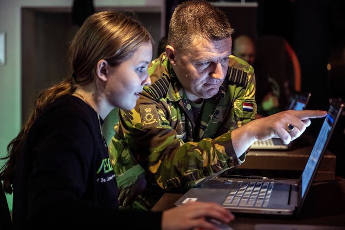 ‘Rebootcamp’ laat getalenteerde jonge ‘computernerds’ hacken voor de goede zaak | Nijmegen ...