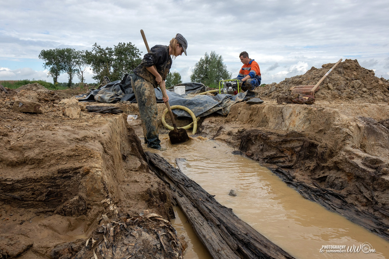 Goed bewaarde Duitse loopgraven blootgelegd: archeologen vinden vijf ...