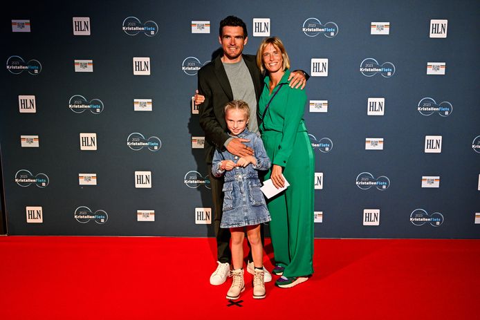 KIJK. Vrouw Ellen en dochtertje Fleur zorgen met pakkende brief voor tranen bij afscheidnemende ...