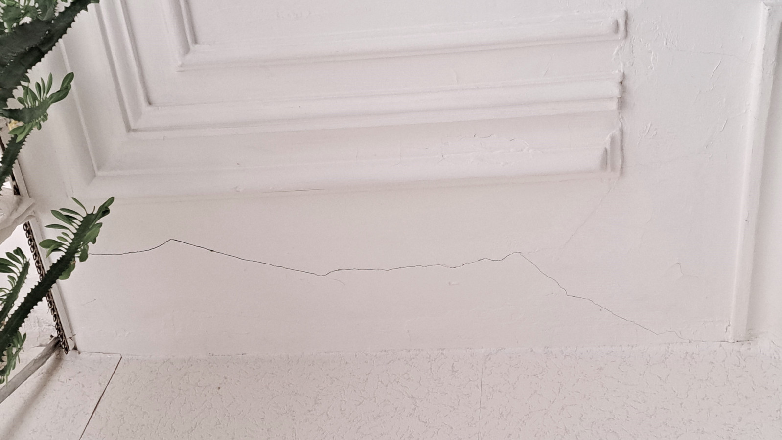 Het huis van Rudi begint aan alle kanten te scheuren. ‘Je denkt wel ...