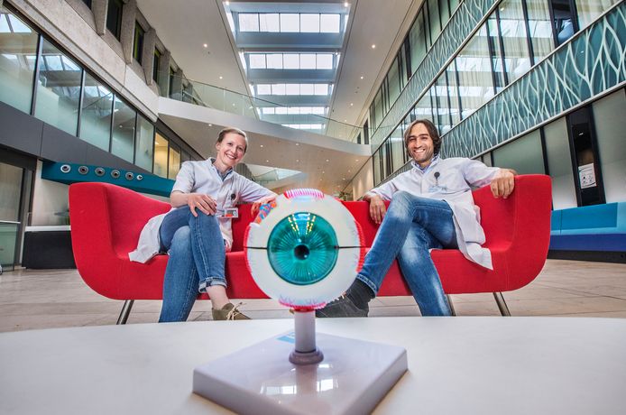 Deze specialisten redden zwaar beschadigde ogen met een nieuwe ...