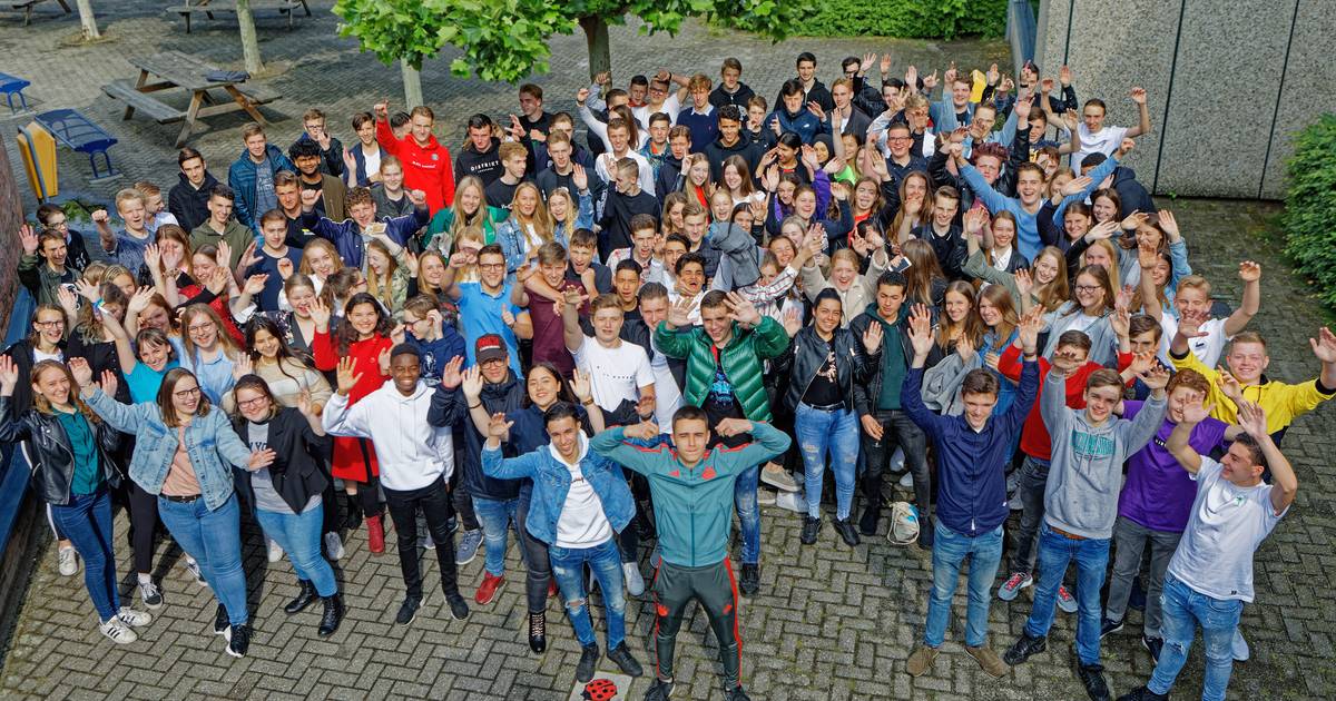 Effent in Oosterhout: 149 geslaagden, ‘Zuipen? Nee joh, ik moet ook nog ...