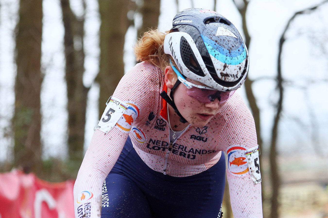 Puck Pieterse geeft WK-debuut nog meer glans met bronzen plak bij cross ...