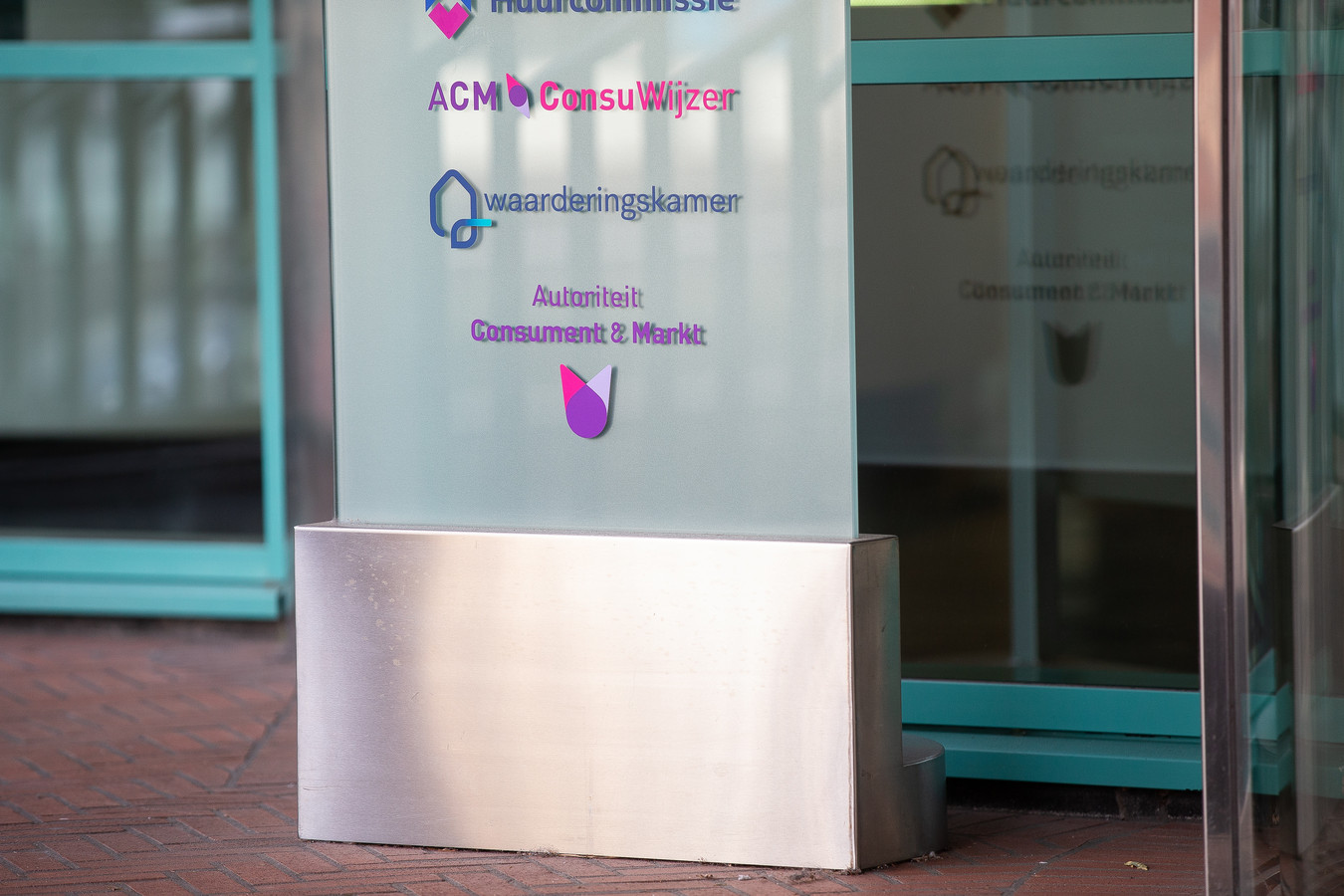 ACM dreigt drie reisaanbieders met boetes om misleiding: prijzen ...