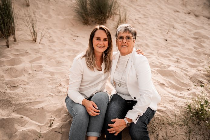 Daisy (28) en haar moeder vrolijken woonkamers op met hun accessoires ...