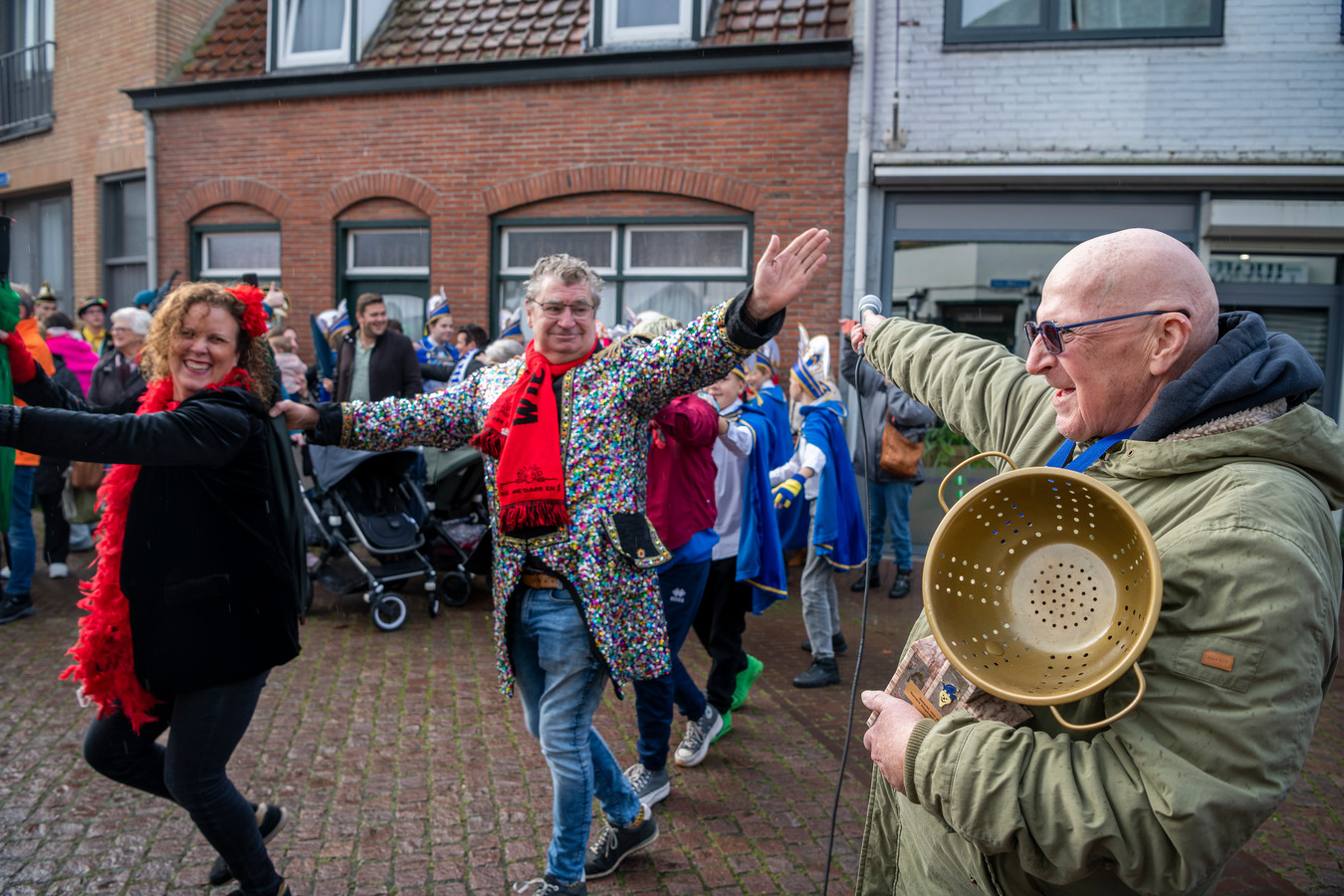 Een erestoet en een erebeet voor zieke horecaman Paul Boon uit Sas van ...