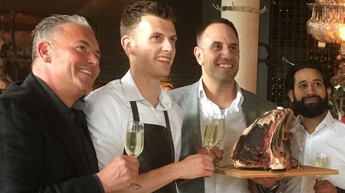 Koeien en Kaas officieel geopend | Alphen | AD.nl