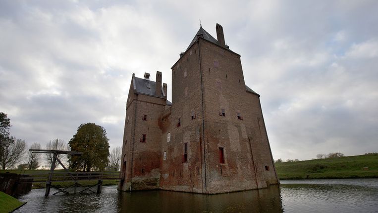 'Wakkere dijk' beschermt polder bij Loevestein | De Volkskrant