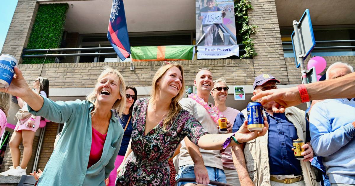 Opa Puck 'pilsje' Peters is er niet meer, maar zijn biertjes voor de ...